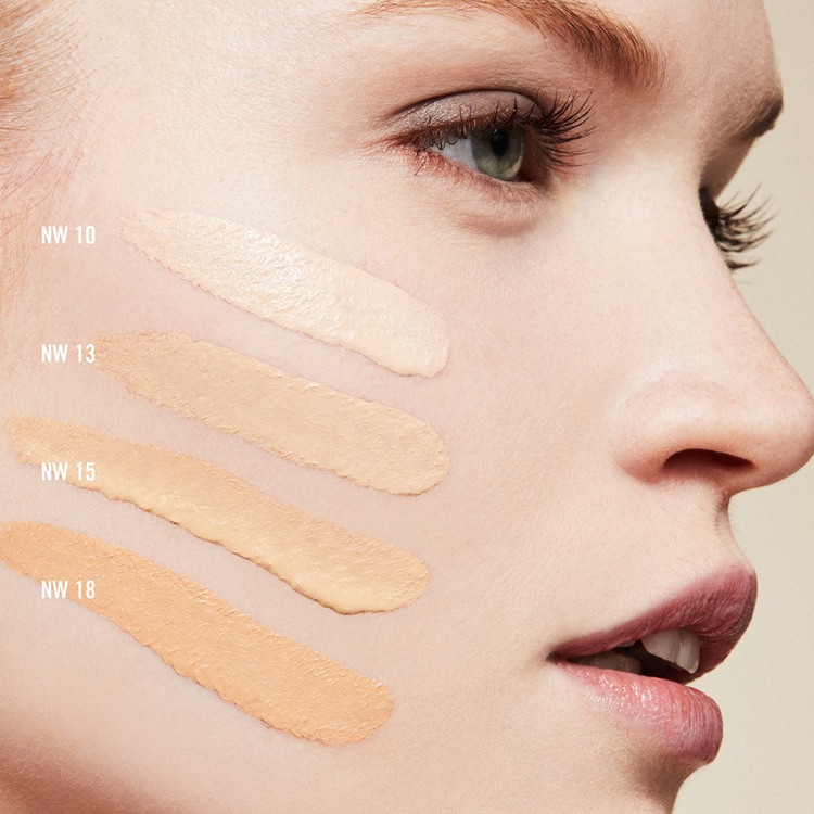 Studio Fix Fluid SPF 15 Foundation NC15 Light Beige With Golden Undertone For Light Skin