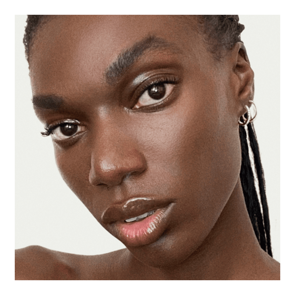 Liquid Touch Weightless Foundation • 520W