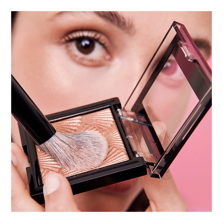 Face Shimmering Pressed Powder • 01 Delicate Glow