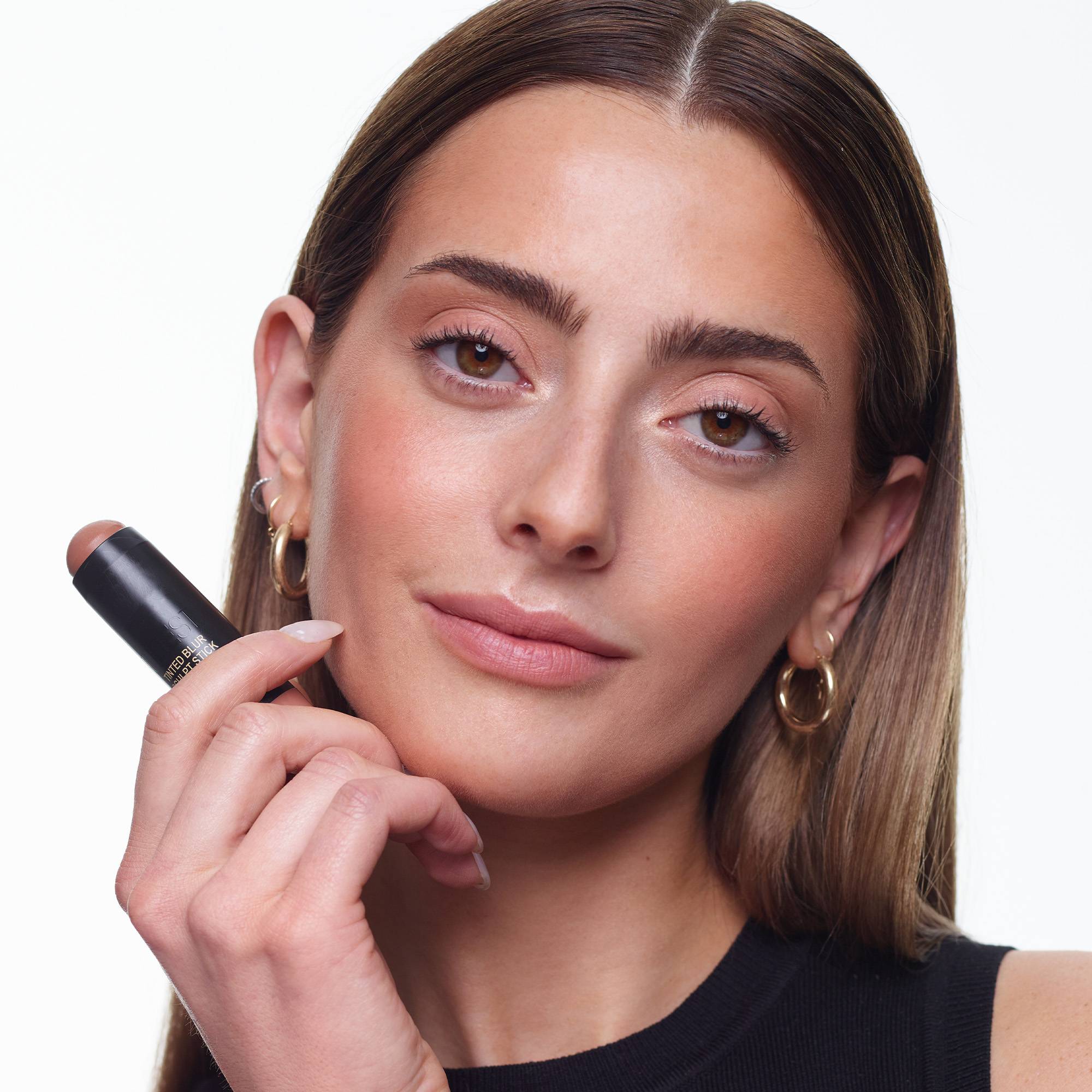 Tinted Blur Sculpt Stick • Medium