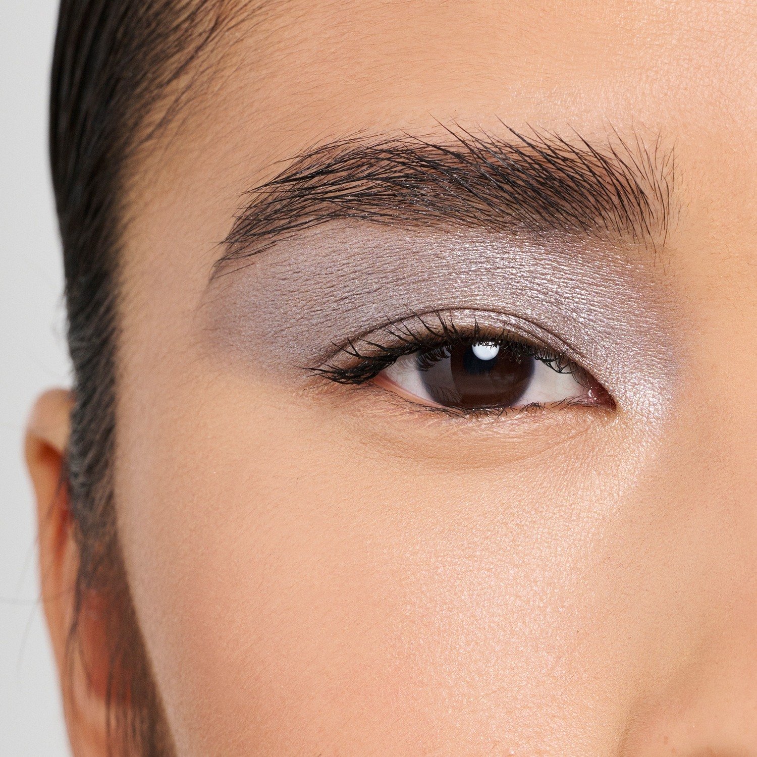 Colorful Eyeshadow Mono Shimmer 601 • Silverstorm