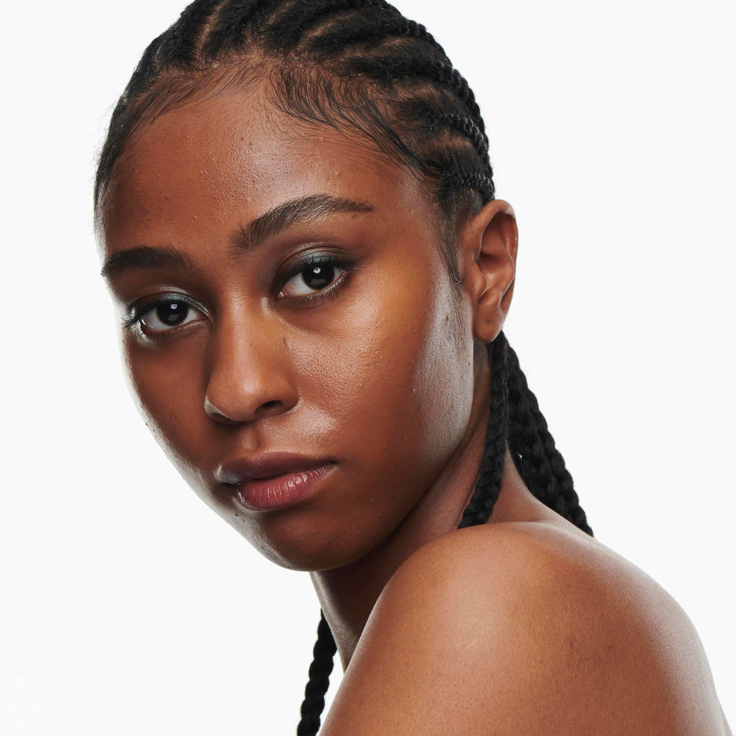 Studio Radiance Serum Powered Foundation • NC50