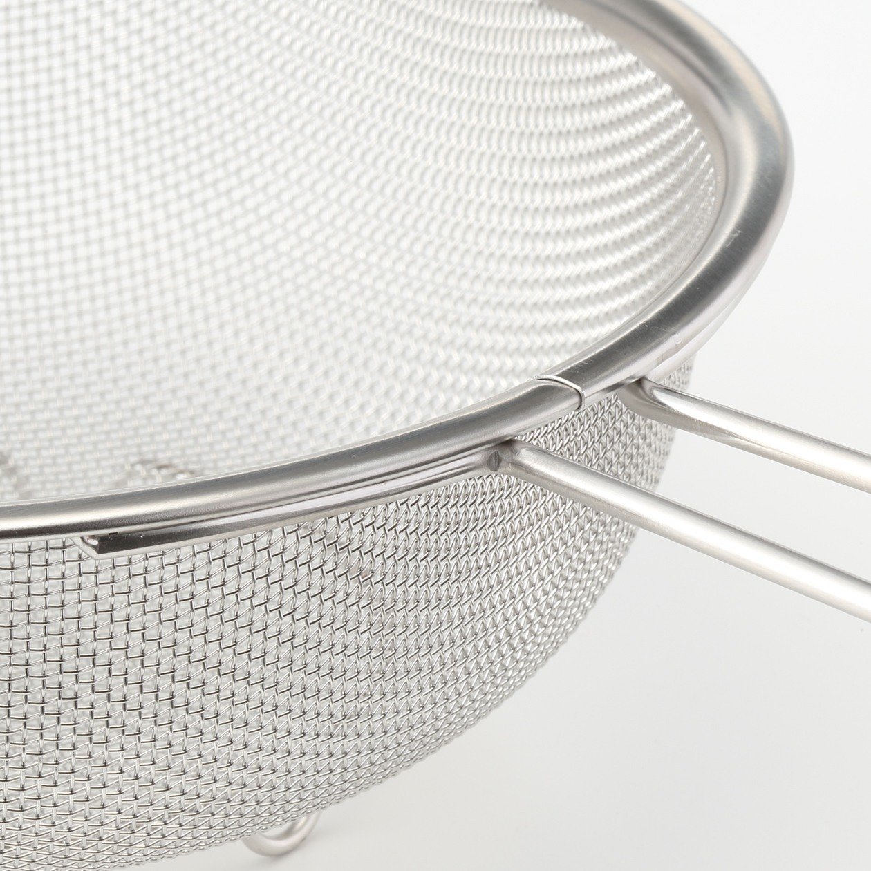 STAINLESS STEEL MESH BASKET W/HANDLE