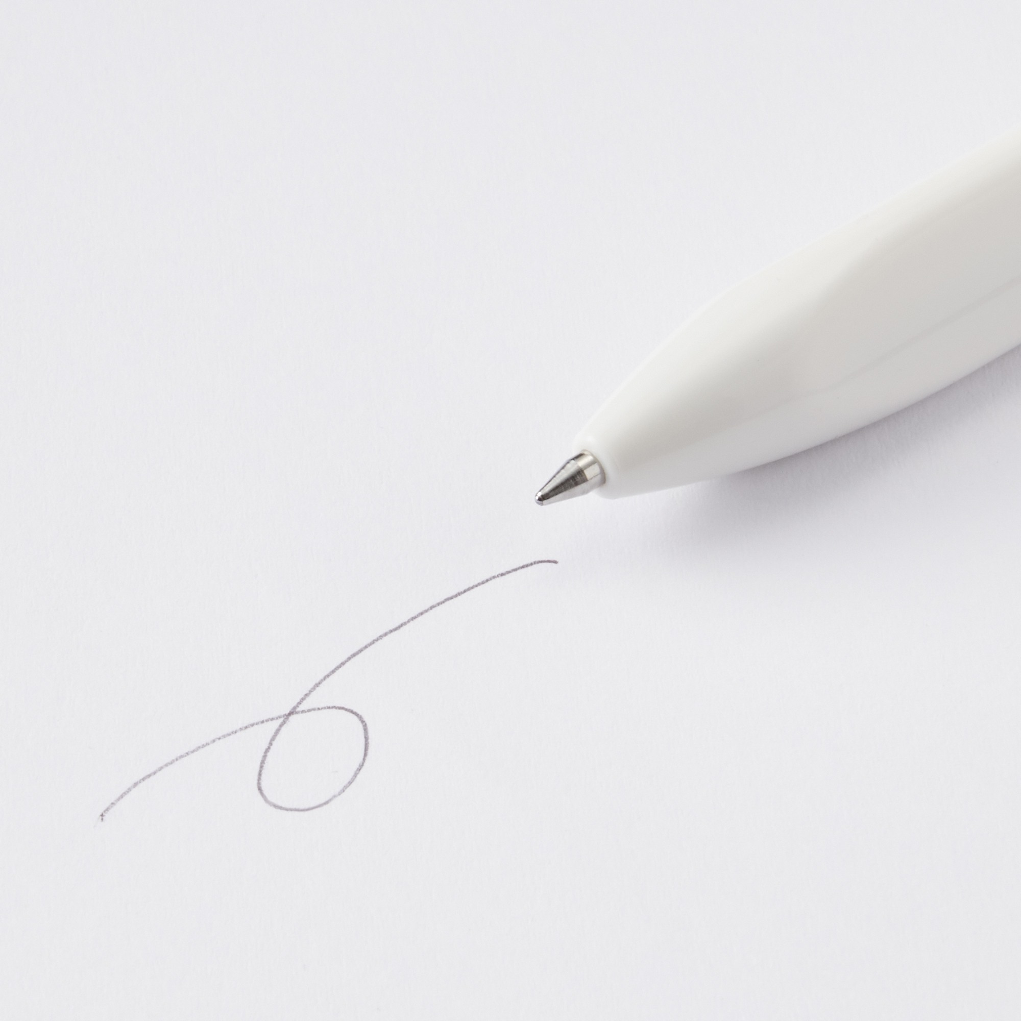 TRIANGULAR 3 COLOUR BALLPOINT PEN / WHITE