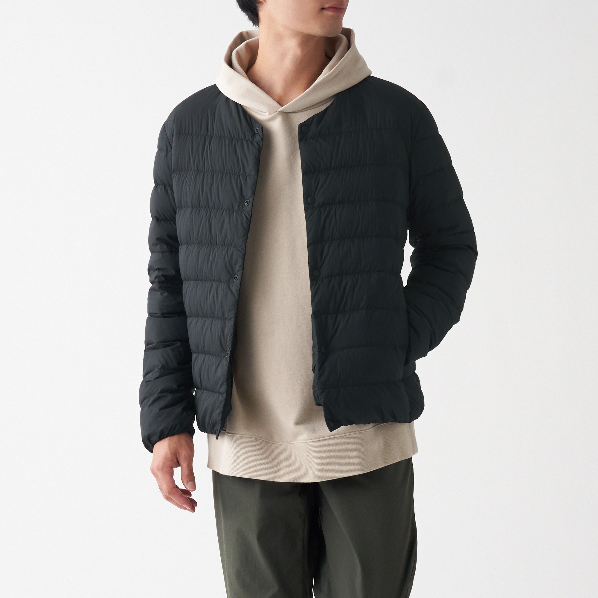 Light weight pocketable Collarless down jacket