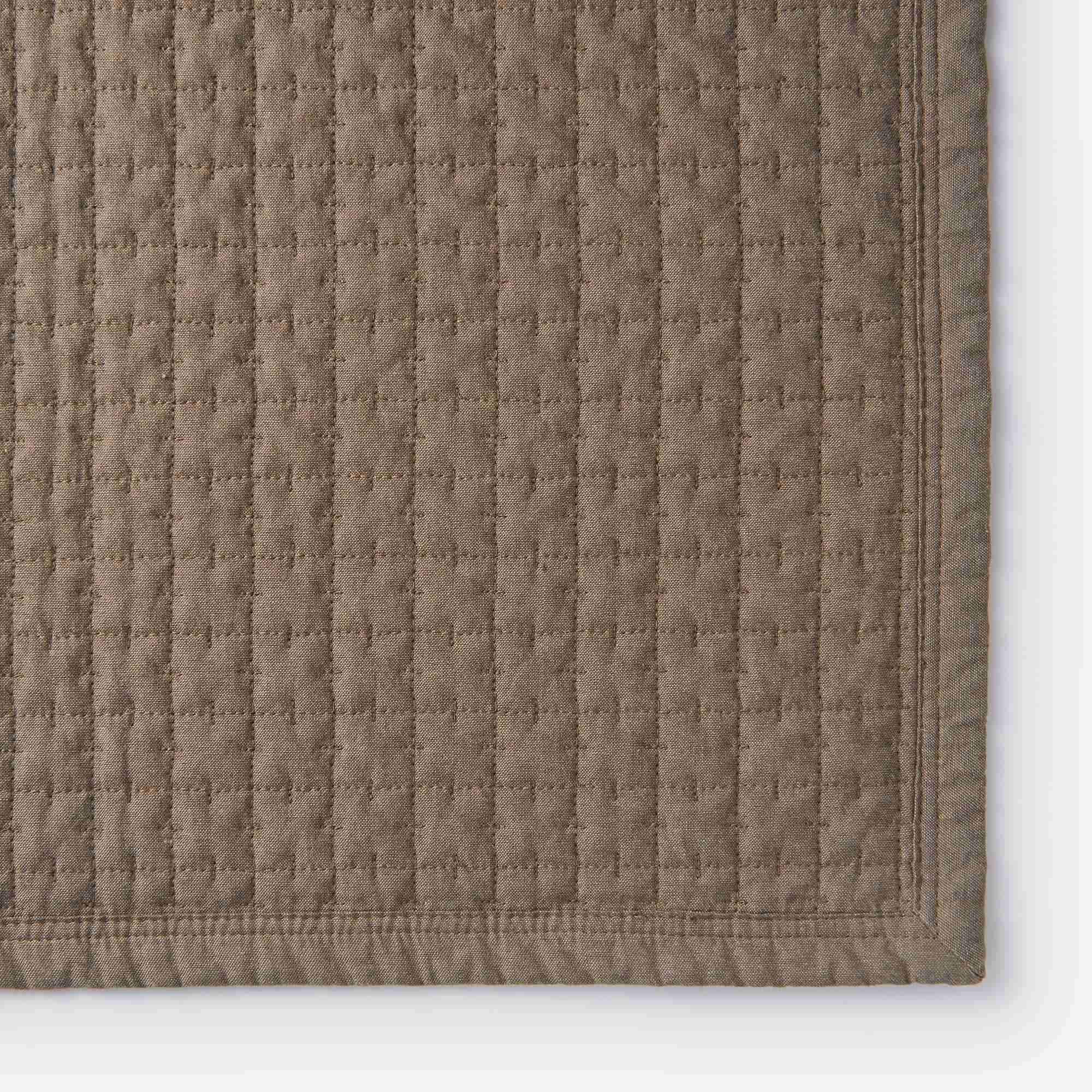 WASHED COTTON QUILTED RUG