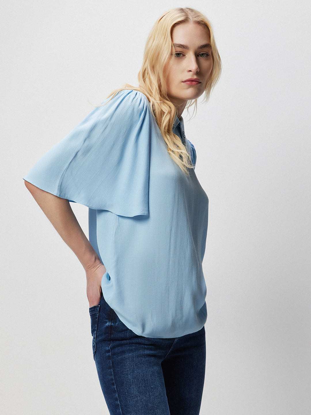 Blue shell top