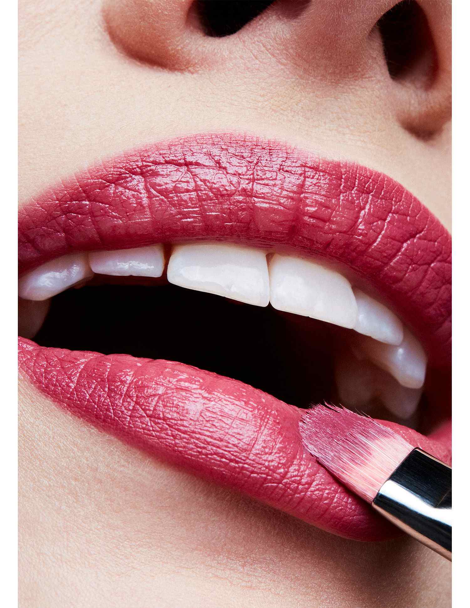 Mini Mac Lipstick • Captive