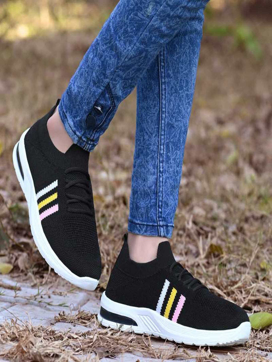 Shoetopia Women Black Woven Design Sneakers