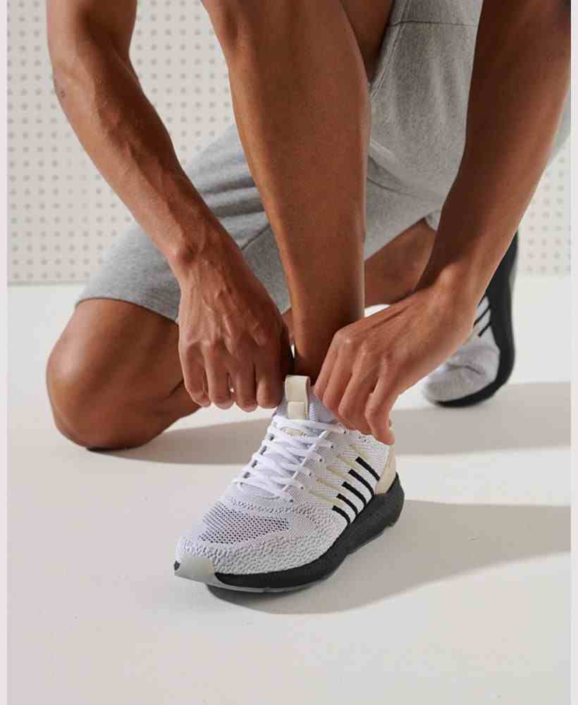AGILE LOW RUNNER TRAINERS